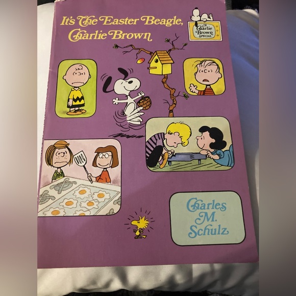 Other | Vintage Its The Easter Beagle Charlie Brown Book | Poshmark